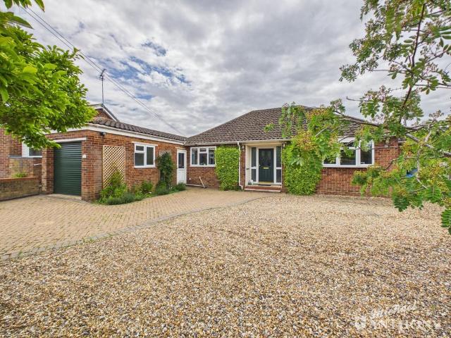 4 bedroom detached bungalow for sale