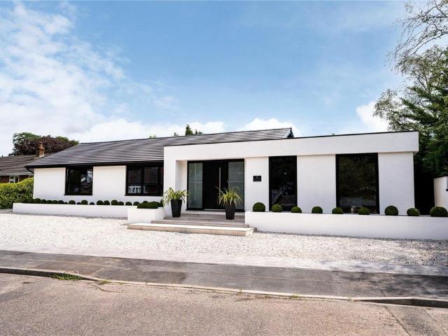 4 bedroom detached bungalow for sale