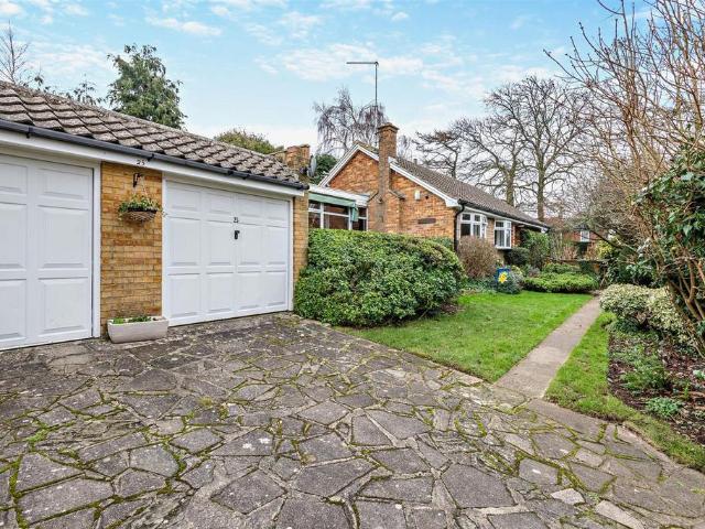 4 bedroom detached bungalow for sale