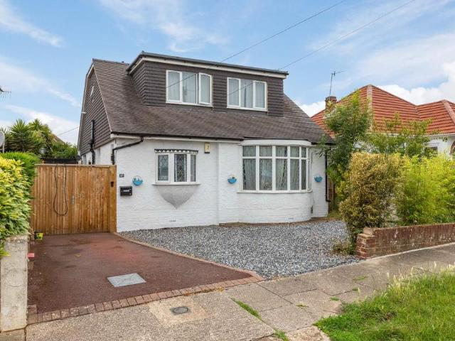 4 bedroom detached bungalow for sale