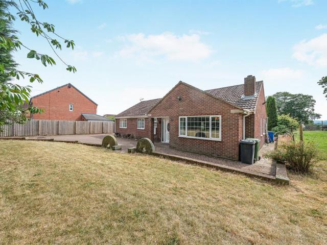 4 bedroom detached bungalow for sale
