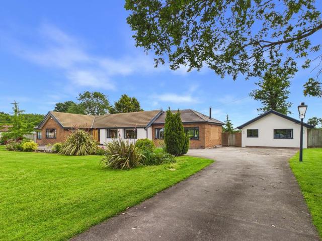 4 bedroom detached bungalow for sale