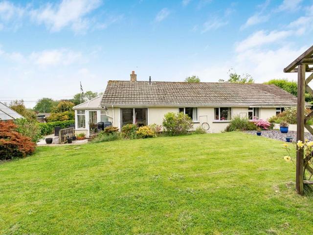 4 bedroom detached bungalow for sale