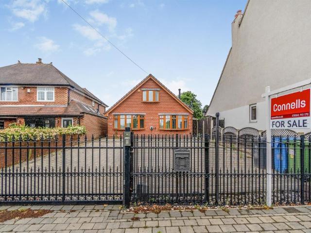 4 bedroom detached bungalow for sale