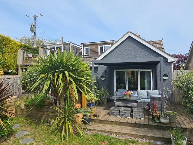 4 bedroom detached bungalow for sale