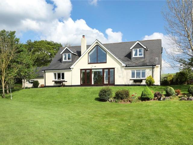 4 bedroom detached bungalow for sale