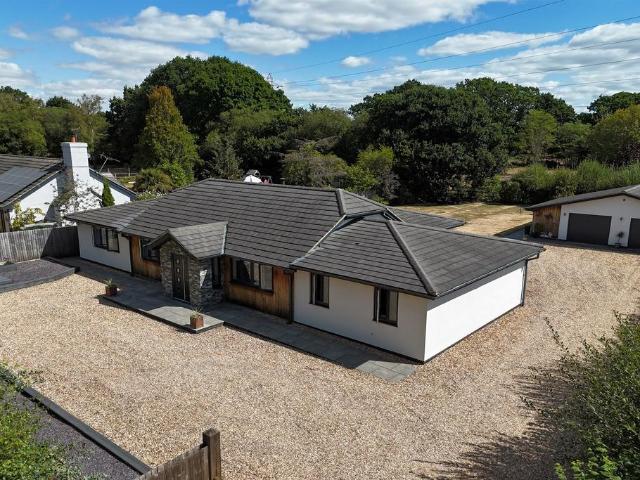 4 bedroom detached bungalow for sale