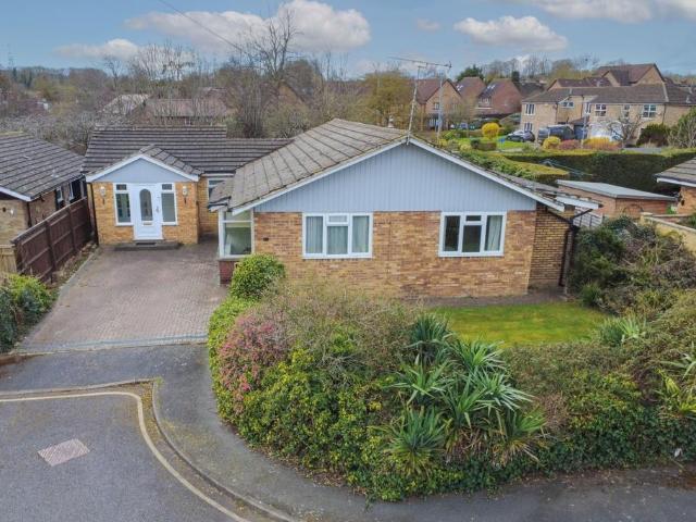 4 bedroom detached bungalow for sale
