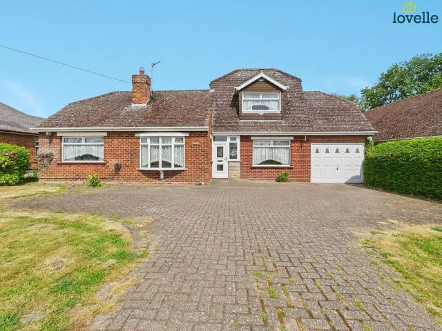 4 bedroom detached bungalow for sale