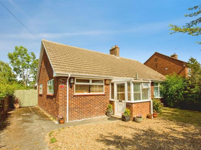 4 bedroom detached bungalow for sale