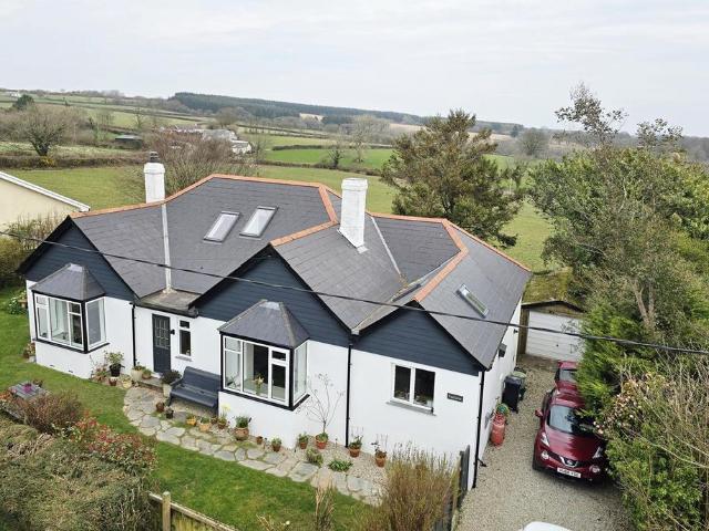 4 bedroom detached bungalow for sale