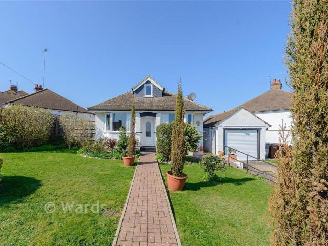 4 bedroom detached bungalow for sale