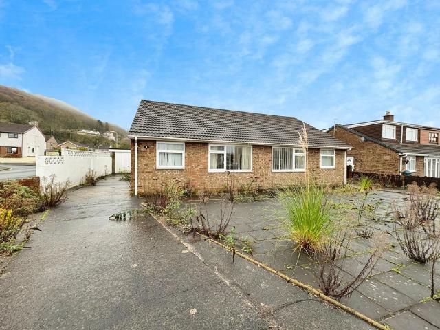 4 bedroom detached bungalow for sale