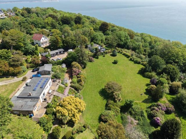 4 bedroom detached bungalow for sale