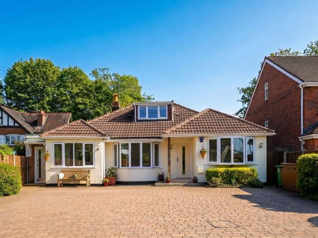 4 bedroom detached bungalow for sale