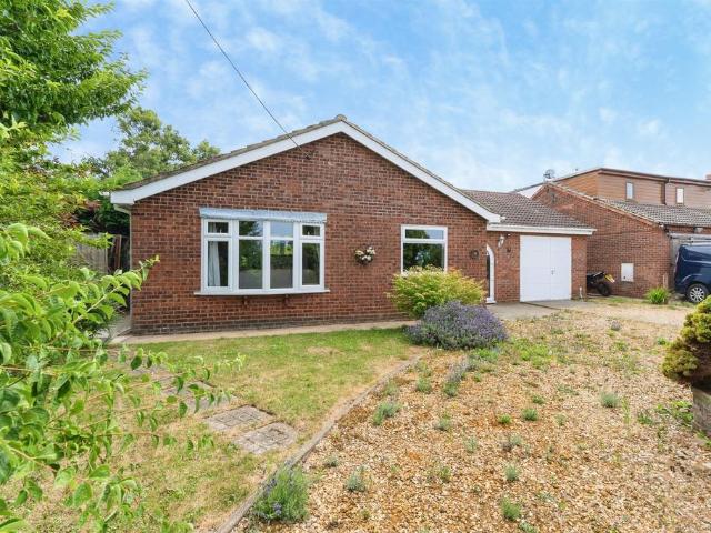 4 bedroom detached bungalow for sale