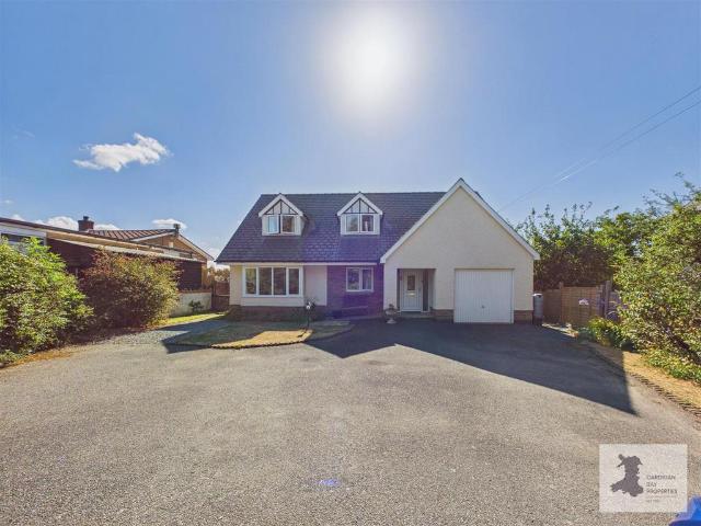 4 bedroom detached bungalow for sale