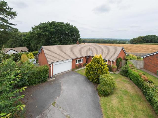 4 bedroom detached bungalow for sale