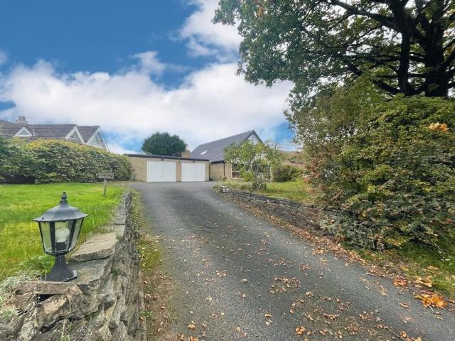4 bedroom detached bungalow for sale
