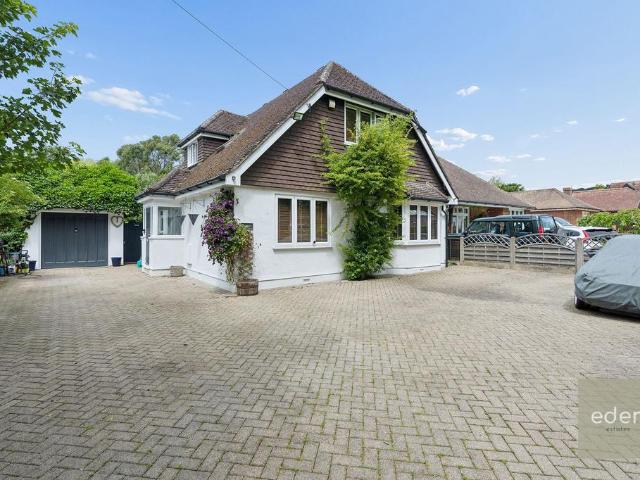 4 bedroom detached bungalow for sale