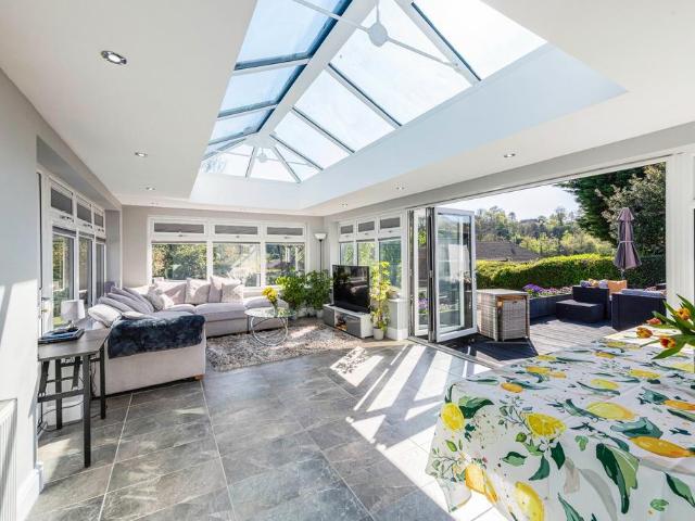 4 bedroom detached bungalow for sale