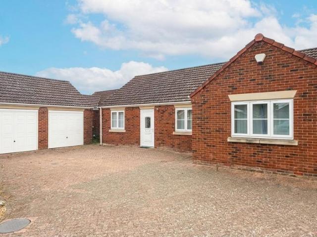 4 bedroom detached bungalow for sale