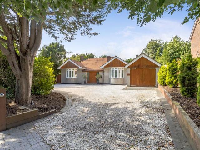 4 bedroom detached bungalow for sale