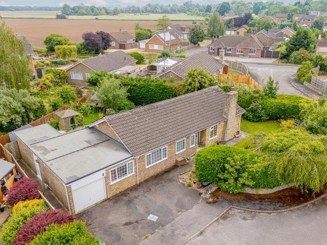 4 bedroom detached bungalow for sale