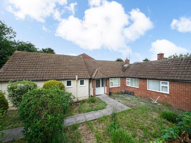 4 bedroom detached bungalow for sale