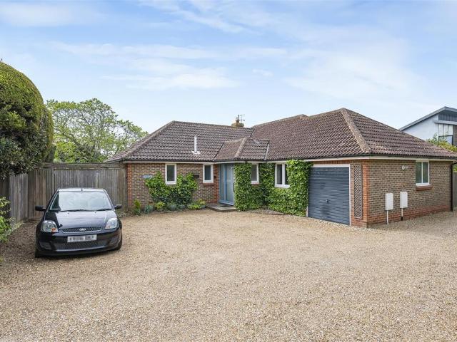 4 bedroom detached bungalow for sale