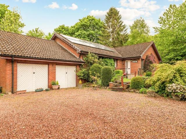 4 bedroom detached bungalow for sale