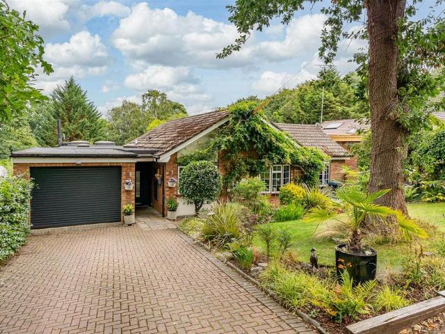 4 bedroom detached bungalow for sale