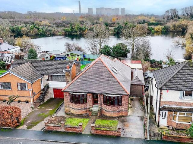 4 bedroom detached bungalow for sale