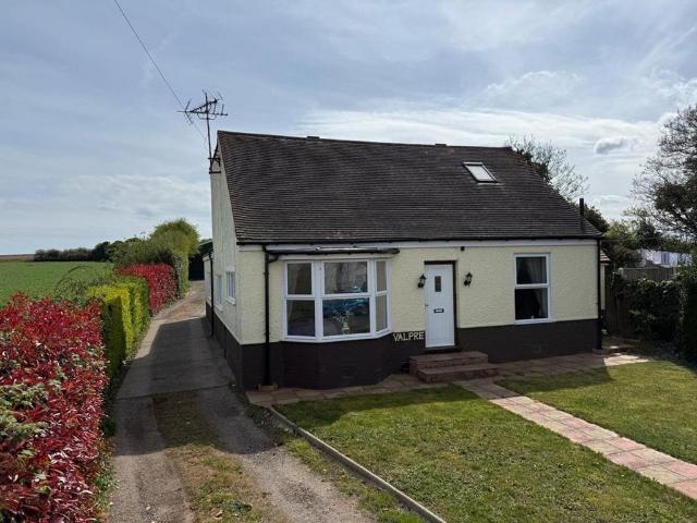 4 bedroom detached bungalow for sale