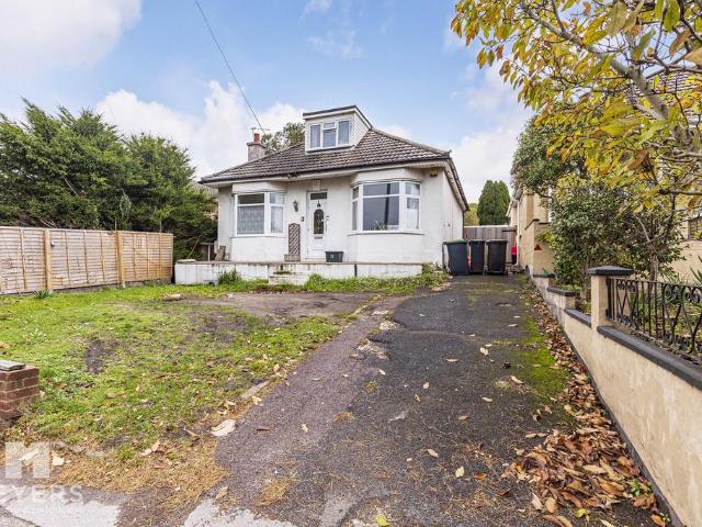 4 bedroom detached bungalow for sale