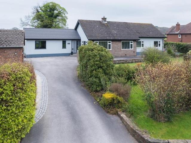 4 bedroom detached bungalow for sale