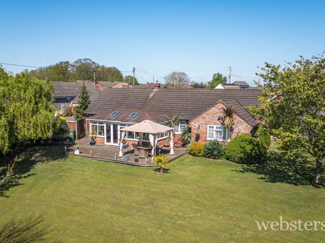 4 bedroom detached bungalow for sale