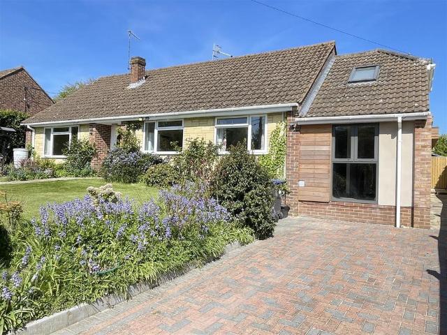 4 bedroom detached bungalow for sale