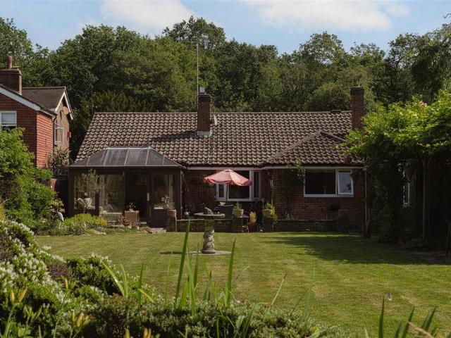 4 bedroom detached bungalow for sale