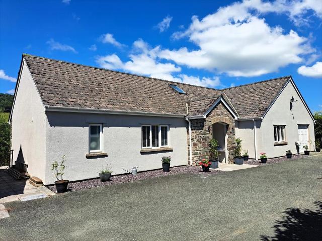 4 bedroom detached bungalow for sale