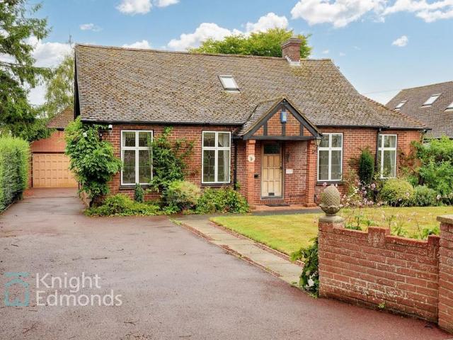 4 bedroom detached bungalow for sale