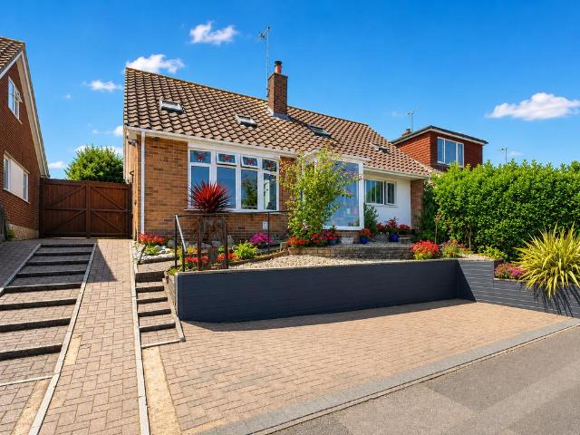 4 bedroom detached bungalow for sale