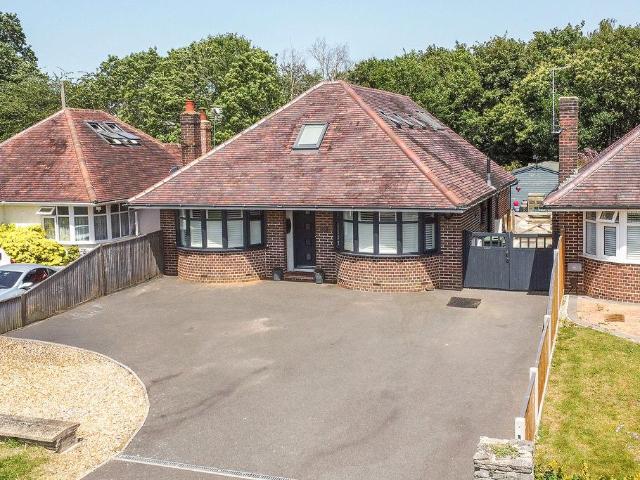 4 bedroom detached bungalow for sale