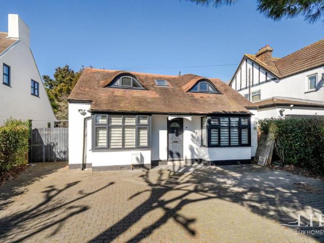 4 bedroom detached bungalow for sale