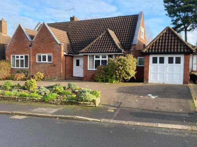 4 bedroom detached bungalow for sale