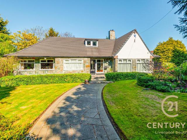 4 bedroom detached bungalow for sale