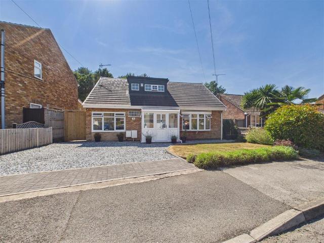 4 bedroom detached bungalow for sale
