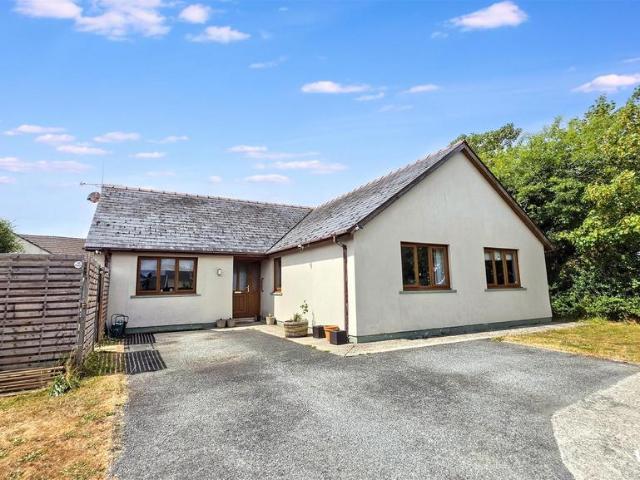 4 bedroom detached bungalow for sale