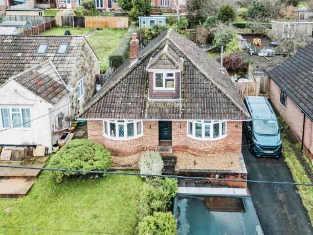 4 bedroom detached bungalow for sale