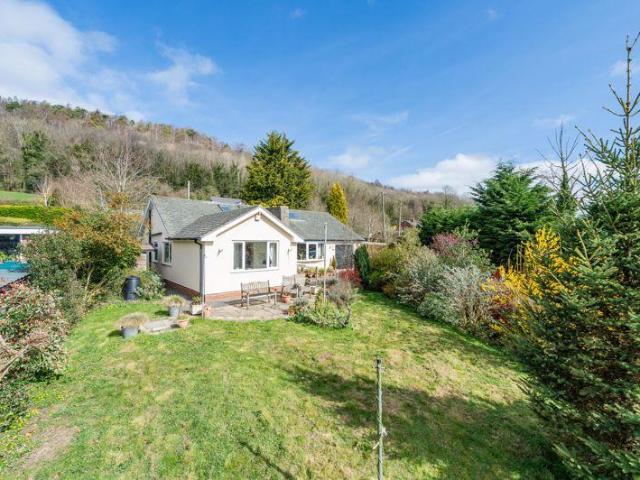 4 bedroom detached bungalow for sale